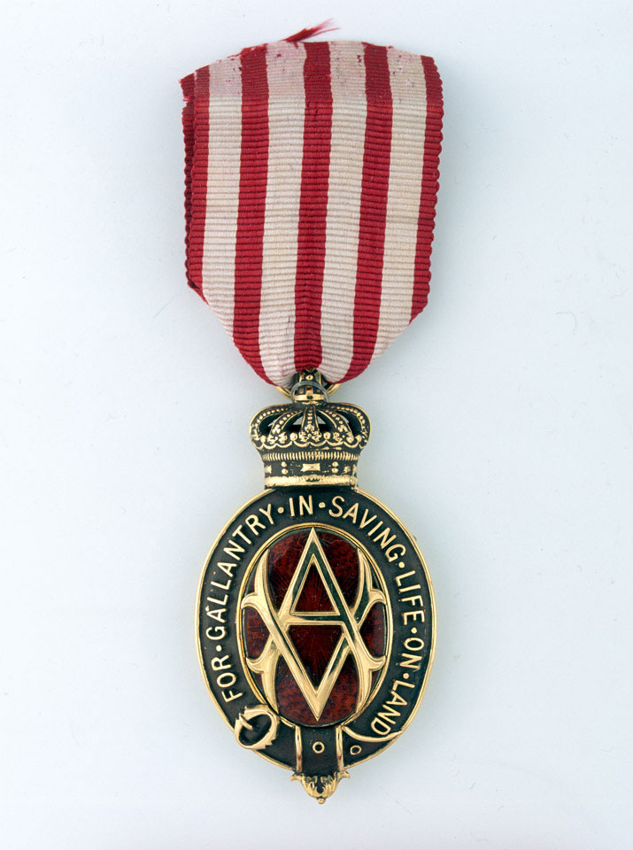 Albert Medal in Gold, awarded to Corporal James Mc Carthy, 1st ...