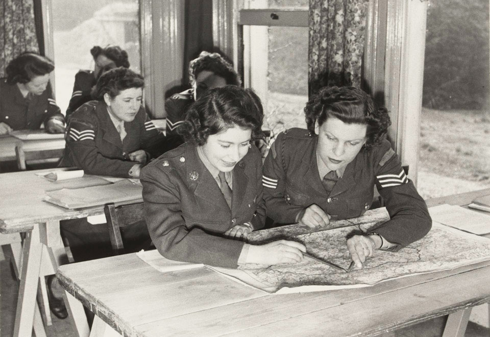 Princess Elizabeth at a map reading class, 1945 | Online Collection ...