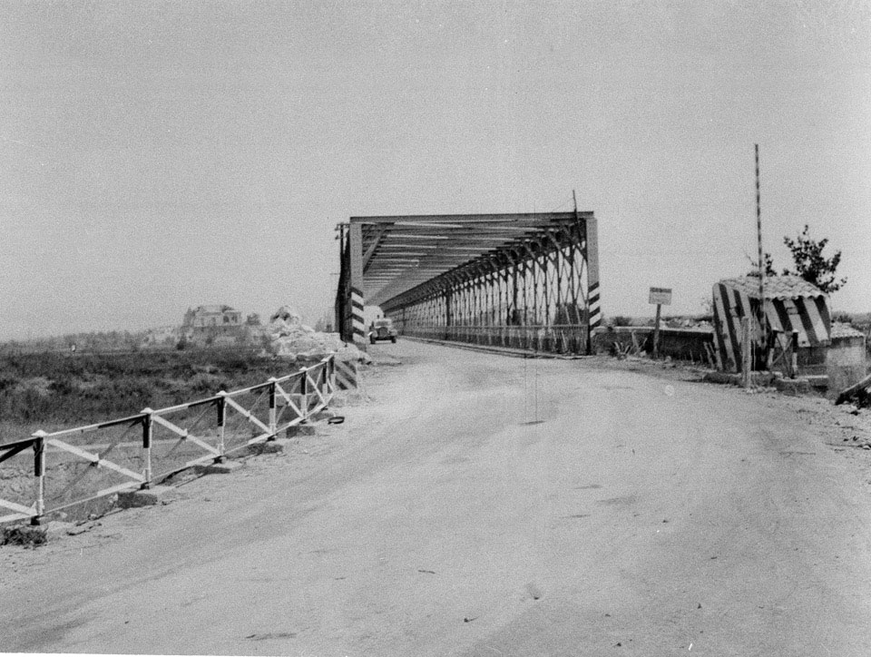 The southern approach to Primosole Bridge, Sicily, July, 1943 | Online ...