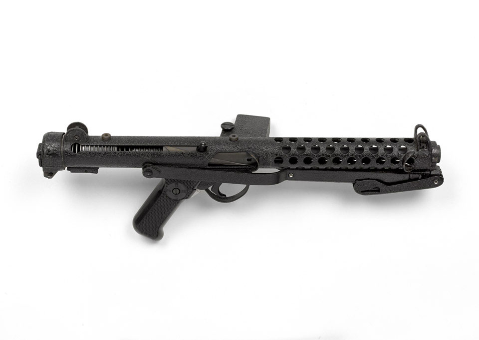 Sterling 9 mm sub machine gun Mk 8 1975 (c) | Online Collection ...