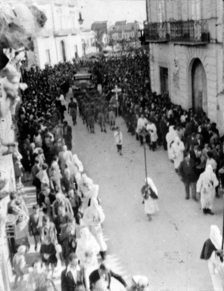 The funeral of Lieutenant Kenneth Colville Kiddle and Troopers Donald ...