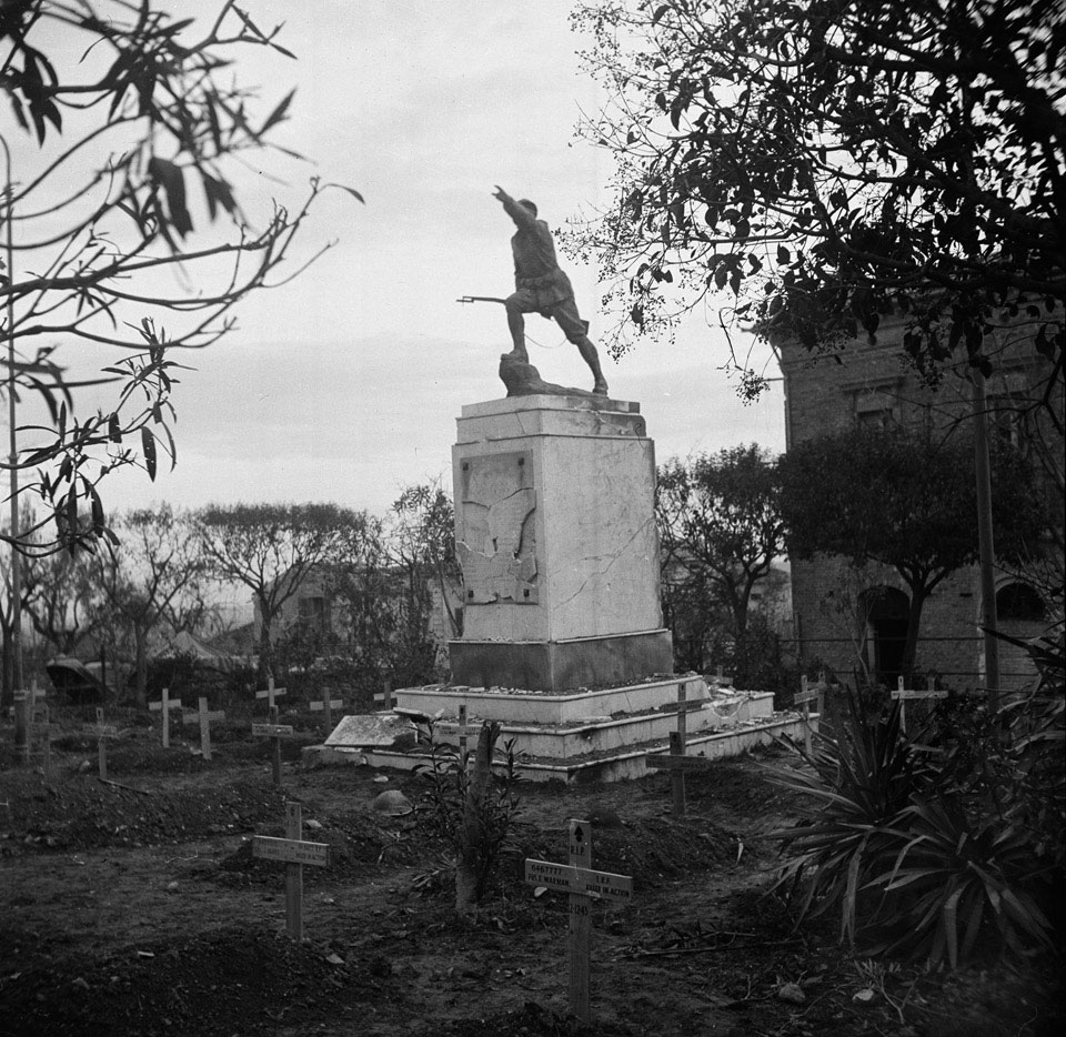 Temporary burial ground in Mozzagrogna, Italy, 1943 | Online Collection ...