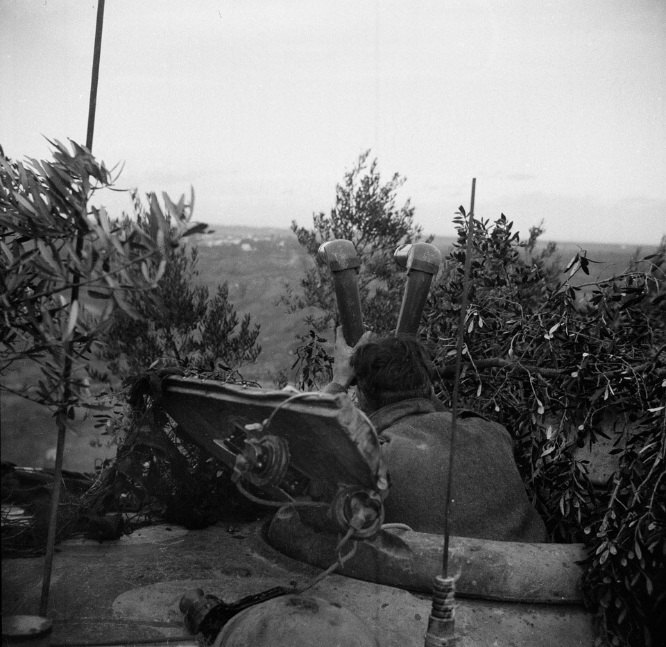 Observation of enemy positions in Italy, 1943 | Online Collection ...