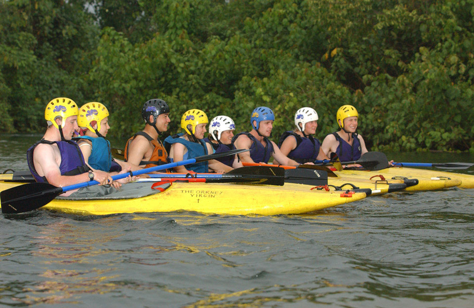Students from Tayforth University Officer Training Corps kayaking on ...