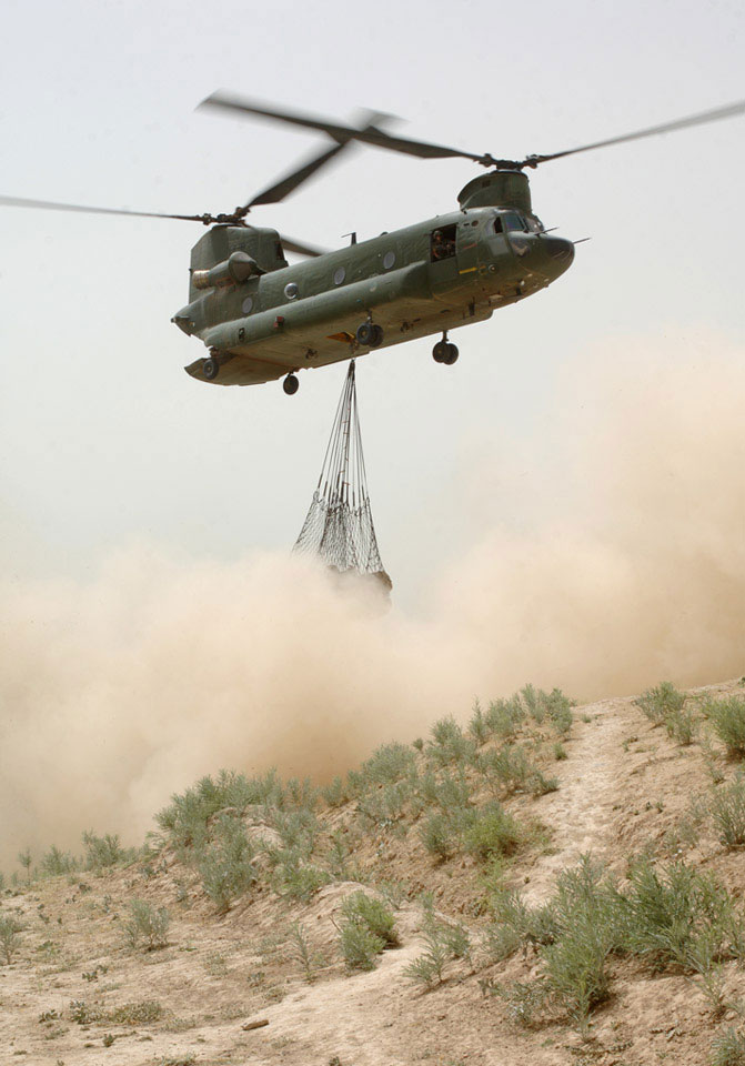 Royal Air Force CH47 helicopter resupply, Zubul, Afghanistan, 2008 ...
