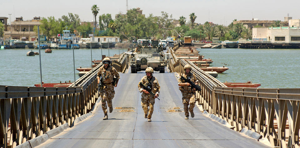 1st Battalion The Princess of Wales's Royal Regiment clear the 'Pontoon ...
