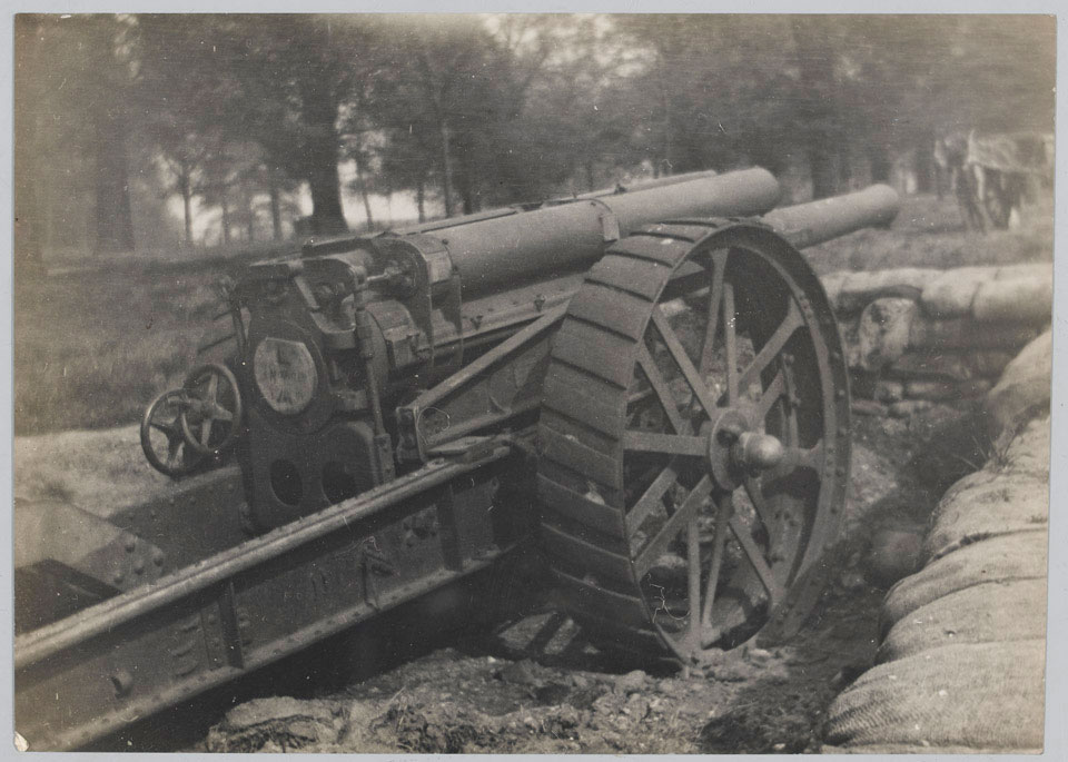 A British 60 Pounder Breech Loading (BL) gun, 1915 (c) | Online ...