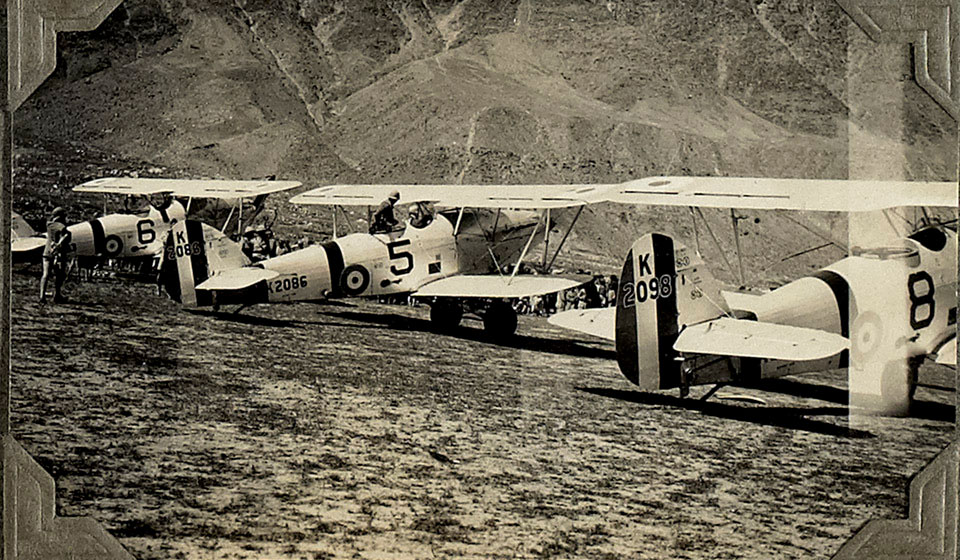'Hawker Harts; Drosh, bringing McAdam I.M.S. and Hawthorne I.A.S.C ...