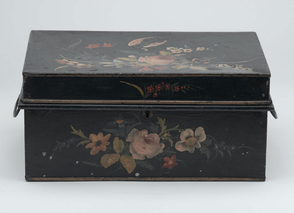 Japanned tin box, which belonged to Sir William MacNaghten, 1840 (c ...