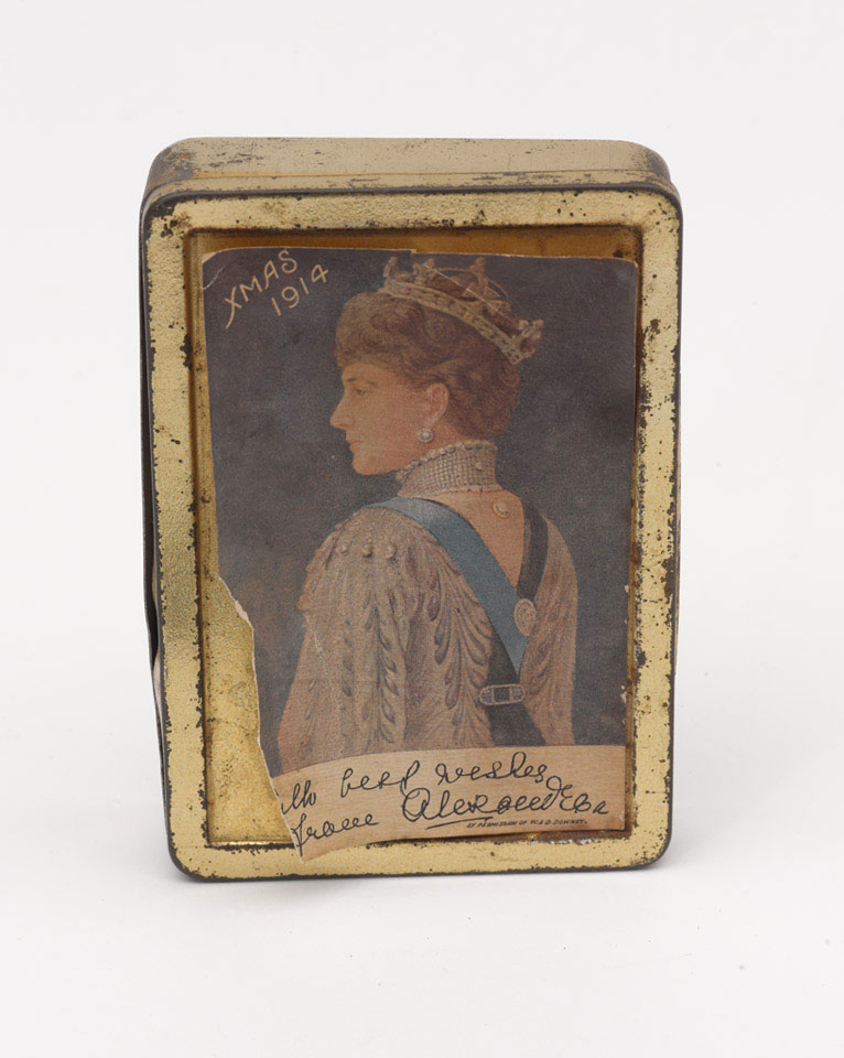 Queen Alexandra tobacco box, Christmas 1914 | Online Collection ...