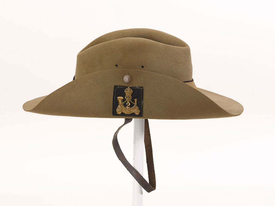 Slouch hat, 2nd Battalion King's African Rifles, 1952 (c). | Online ...