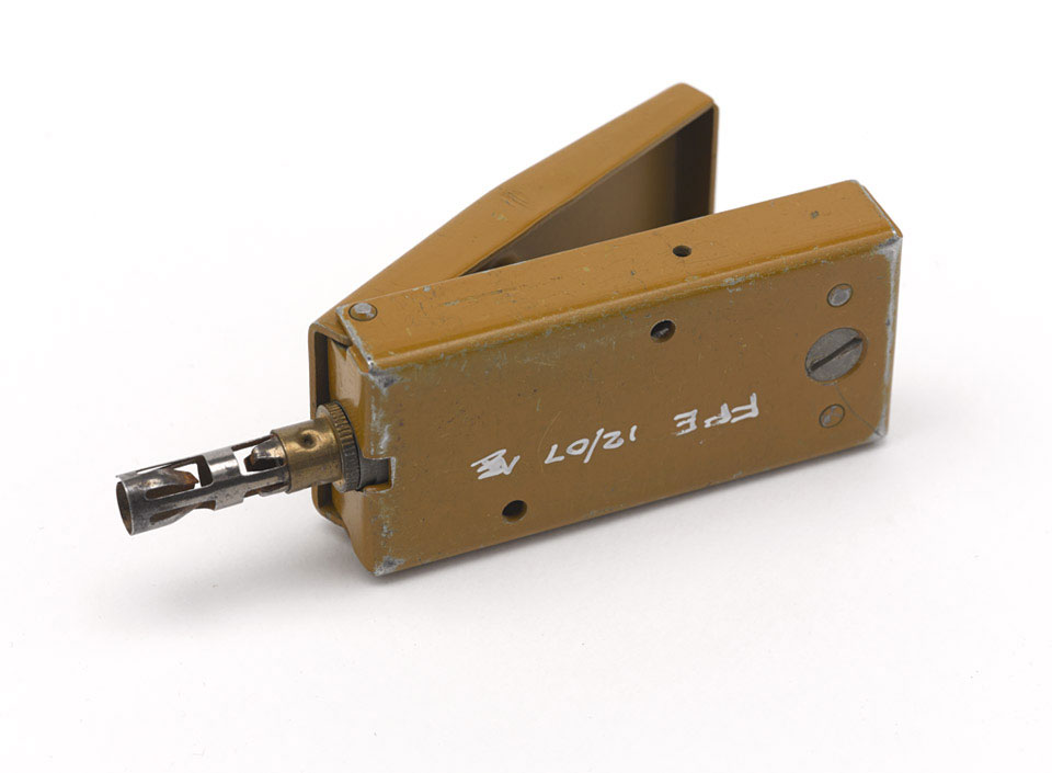 No 5 pressure switch, 1942 (c) | Online Collection | National Army ...
