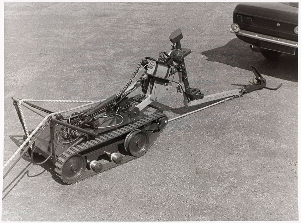 Wheelbarrow Mark 7 Explosive Ordnance Disposal (EOD) vehicle deploying ...