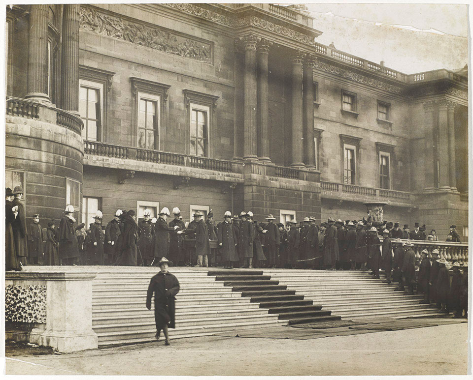 Distribution of campaign medals to Lord Strathcona's Horse, Buckingham ...