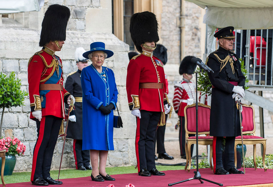 Presentation of new colours to the 1st Battalion Welsh Guards at ...