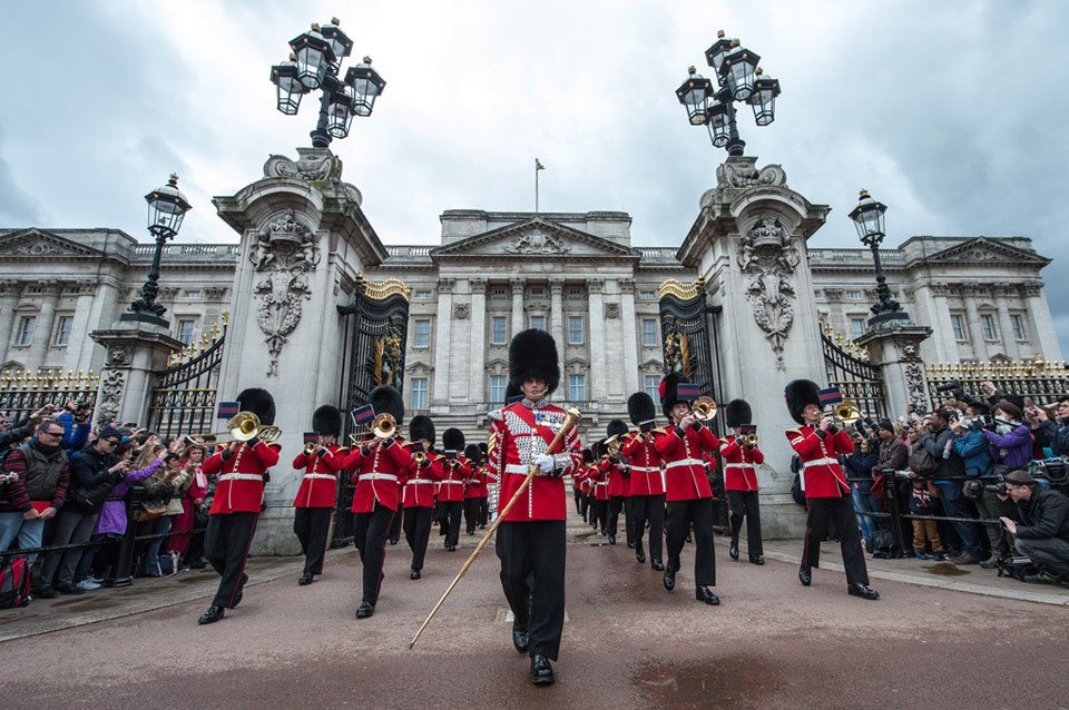 Welsh Guards changing the guard at Buckingham Palace, London, 2015 ...