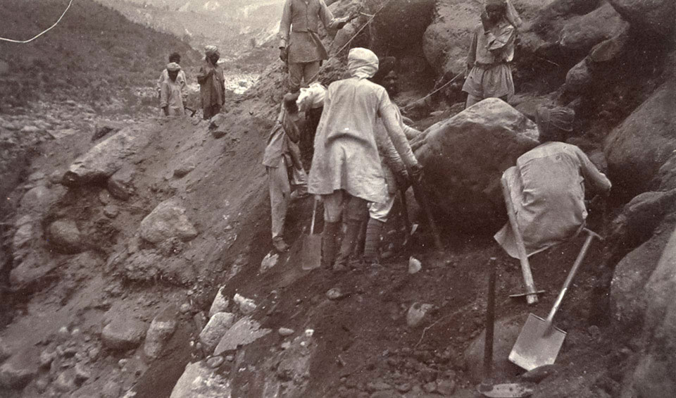 'No 4. S.C. 34th S.Prs working on Dadh Khul. April 1905', 34th Sikh ...