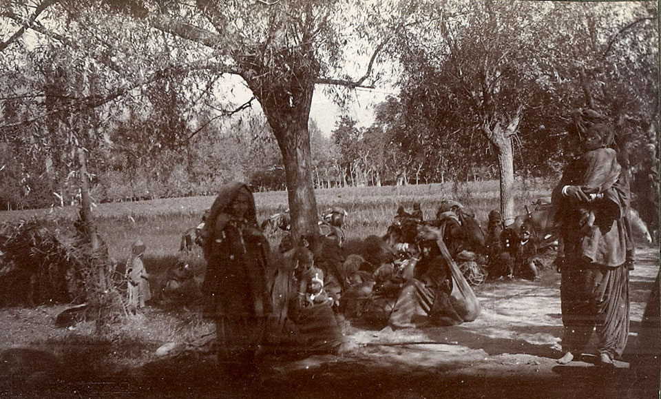 Indian civilian scene, India, 1910 (c) | Online Collection | National ...