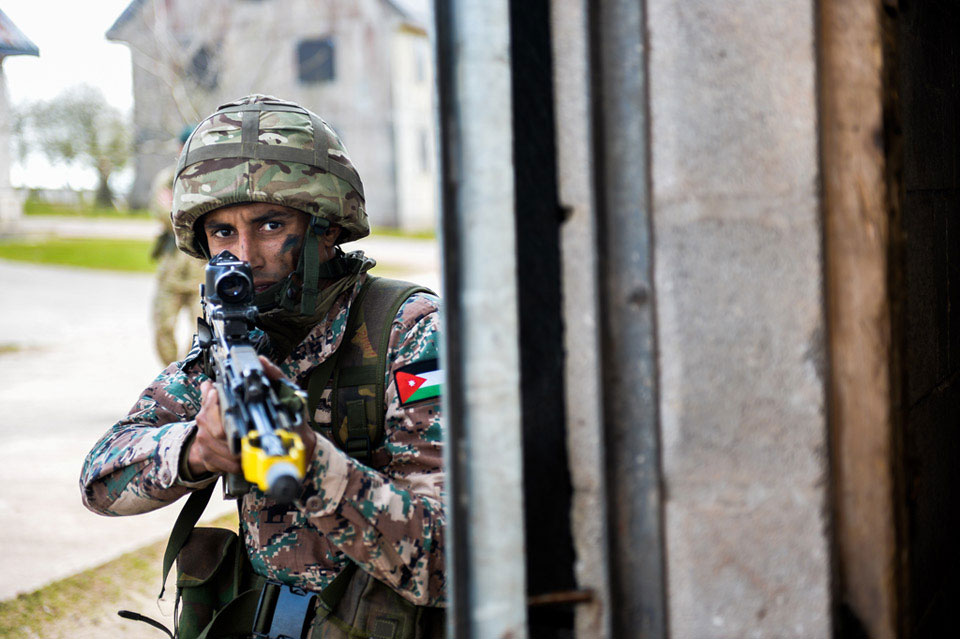 Jordanian soldier on the International Basic Tactics Instructors Course ...