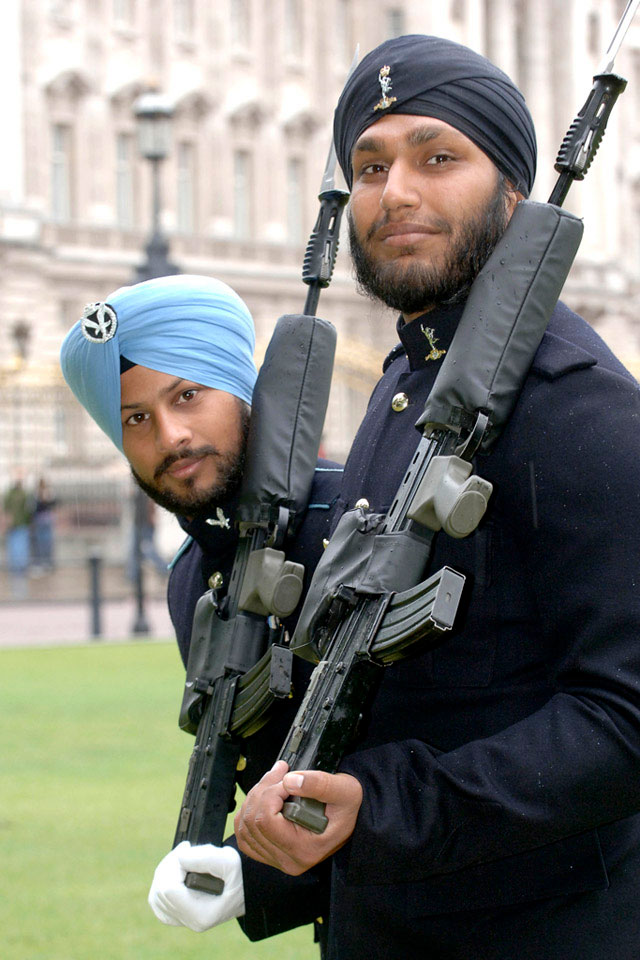 Signaller Simranjit Singh, 21 Signal Regiment, and Lance Corporal ...
