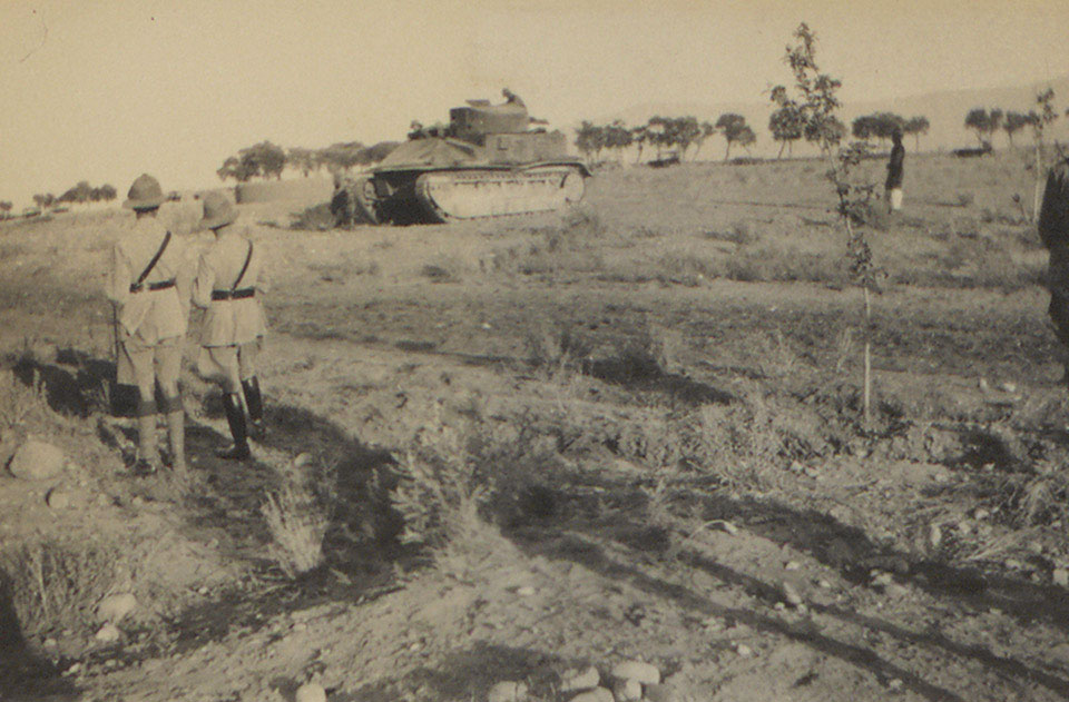 Tank demonstration, Staff College, Quetta, India, 1925 | Online ...