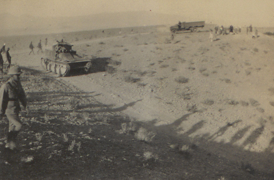 Tank demonstration, Staff College, Quetta, India, 1925 | Online ...