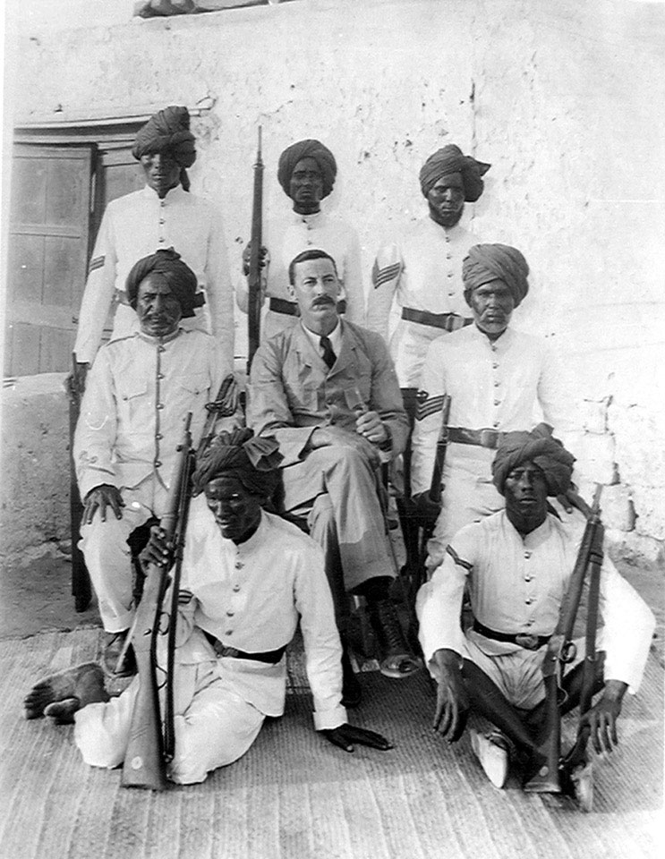 Somali troops with a British Political Officer, 1910 (c) | Online ...