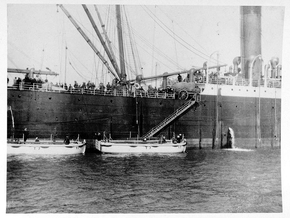 Horse boats alongside SS Toronto during the simulated landings at ...