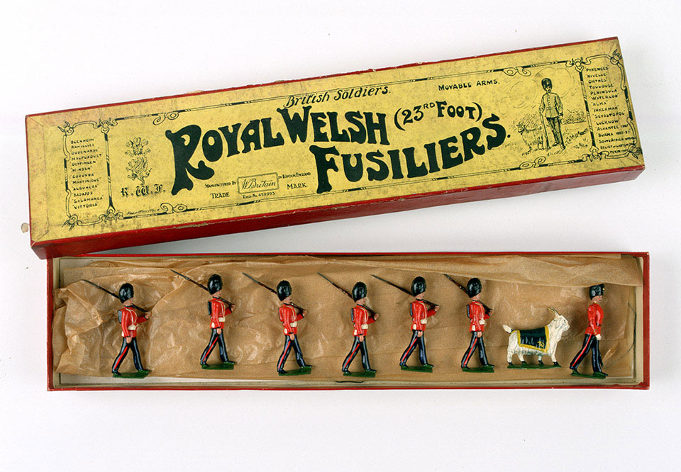 Model soldier box, W Britain, Royal Welsh Fusiliers, 1905 (c)-1919 ...