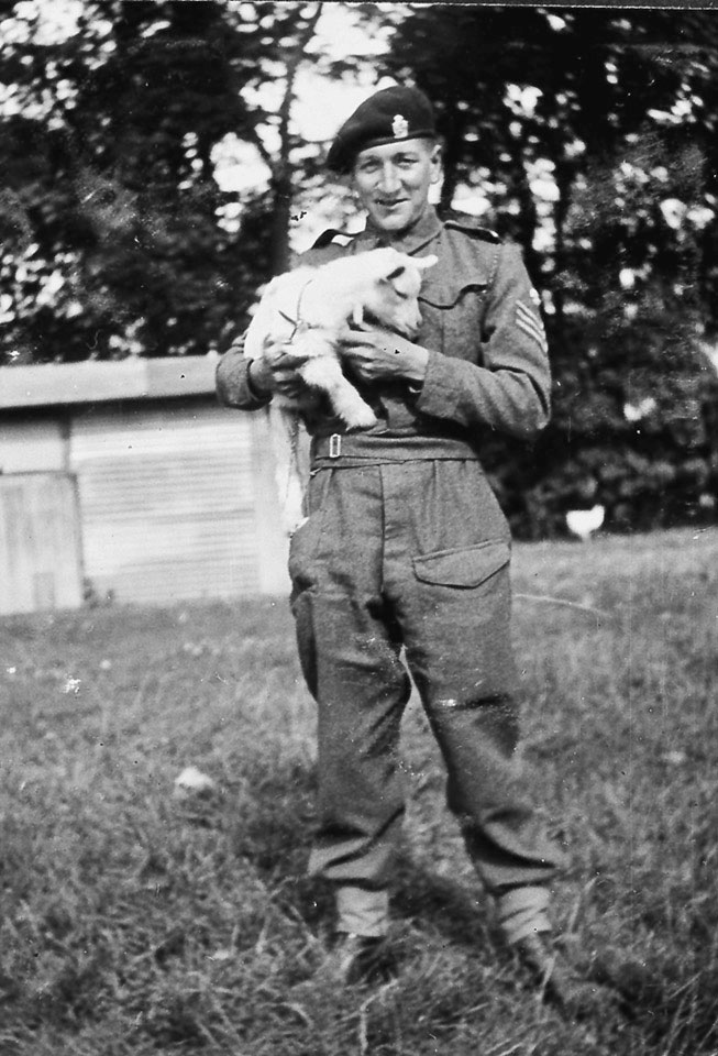 'Jimmy' Sale and 'the Kid', 3rd County of London Yeomanry ...