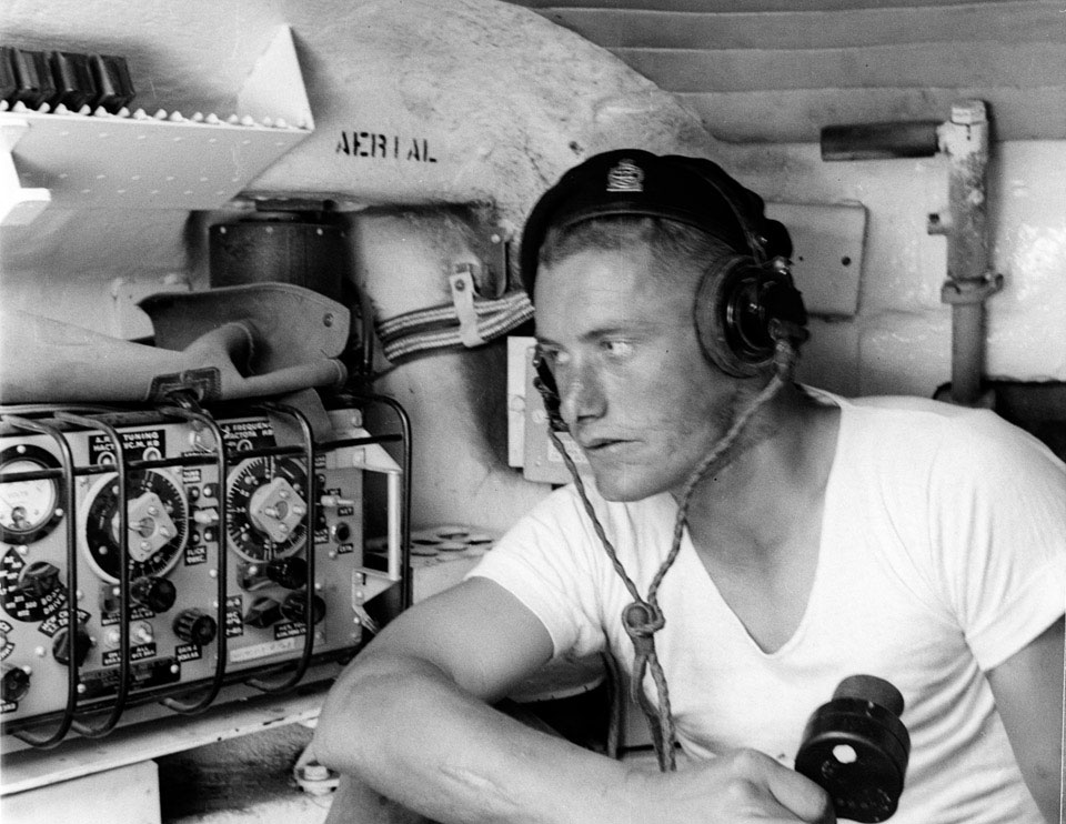 No. 19 wireless set in a Sherman tank, 1943 | Online Collection ...